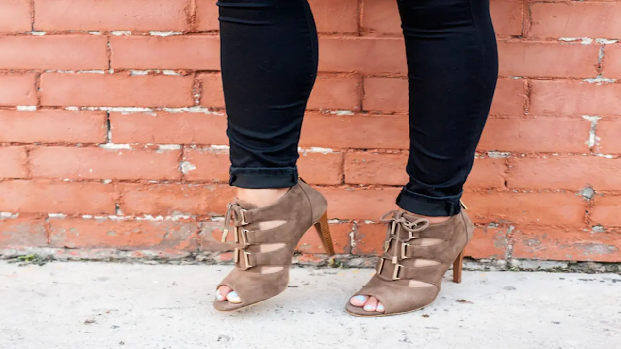 What Boots To Wear With Flare Jeans- Boot Bliss Unleashed